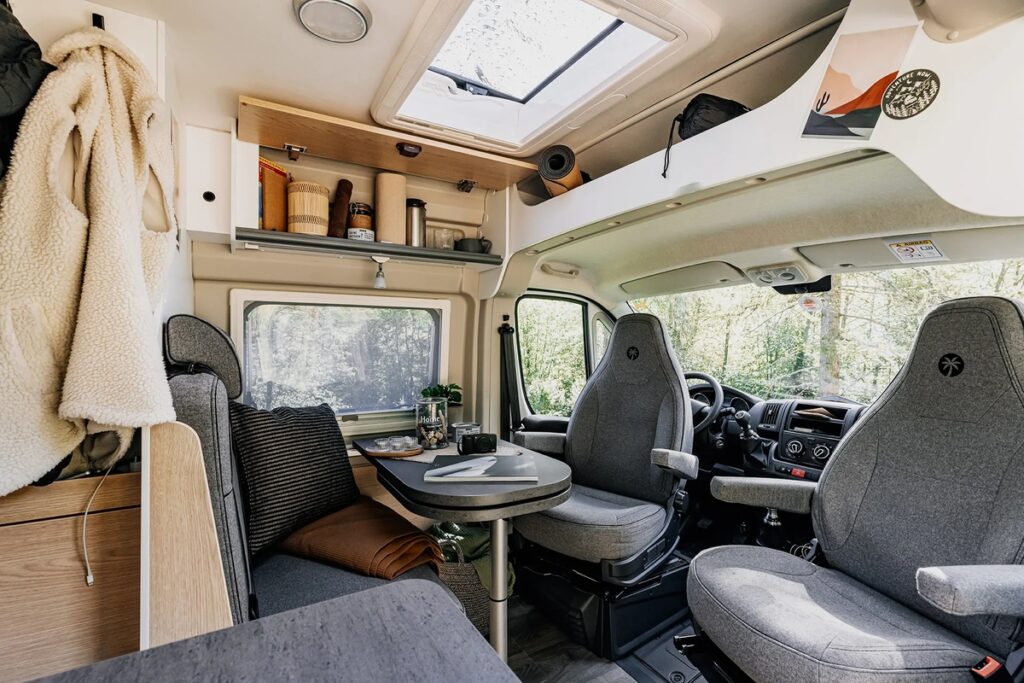 Kempingový van Sunlight Cliff na bázi Peugeotu Boxer | Akromobil